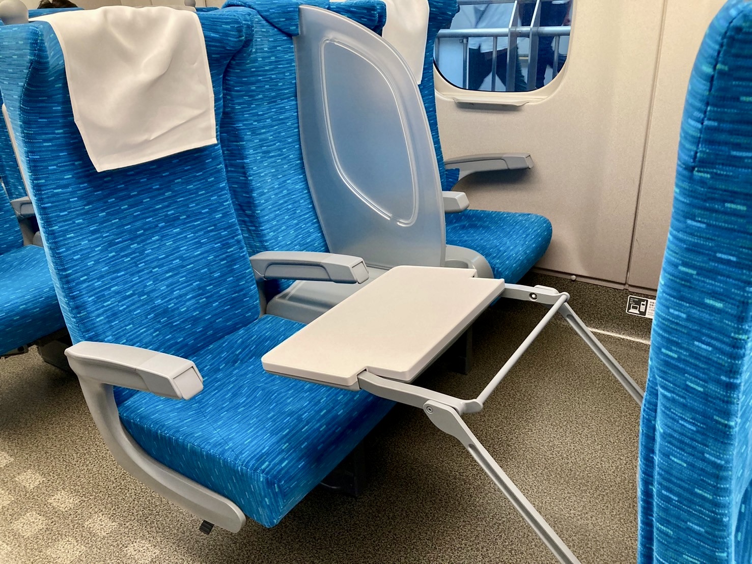 走るオフィス！？N700S系のS Work車両 | 鉄道サロン